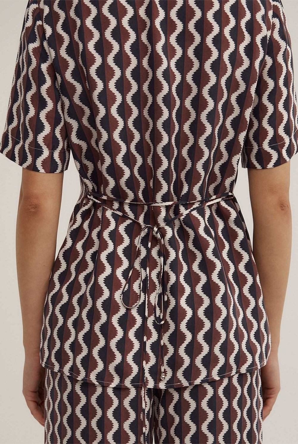 Rhubarb Wave Cupro Tie Waist Shirt - Women's Short Sleeve Shirts | Witchery